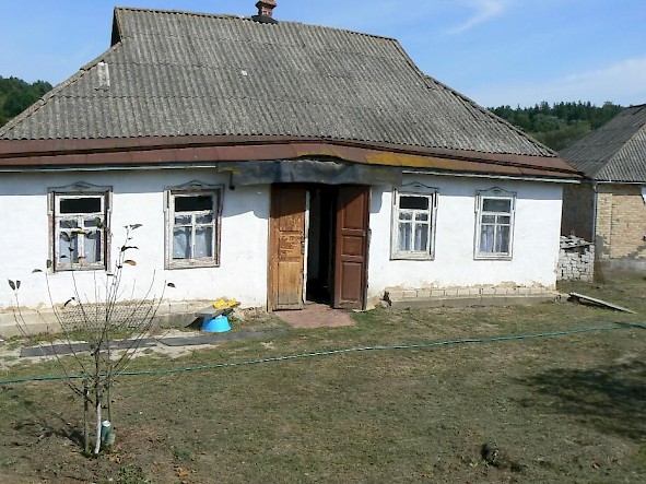 Purchase two cottages in Ukraine for the price of one