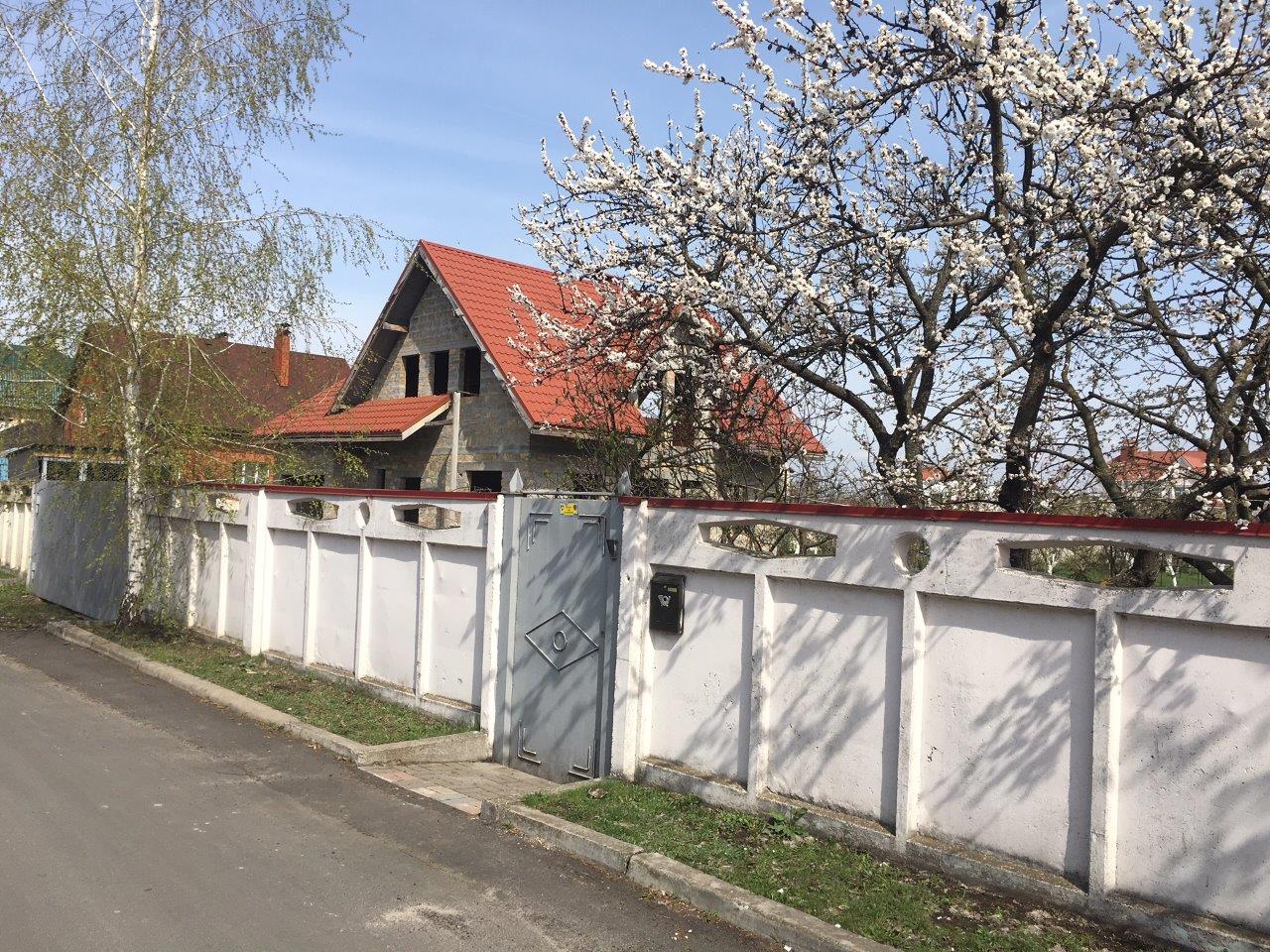 New villa just 10 mins drive from Kiev