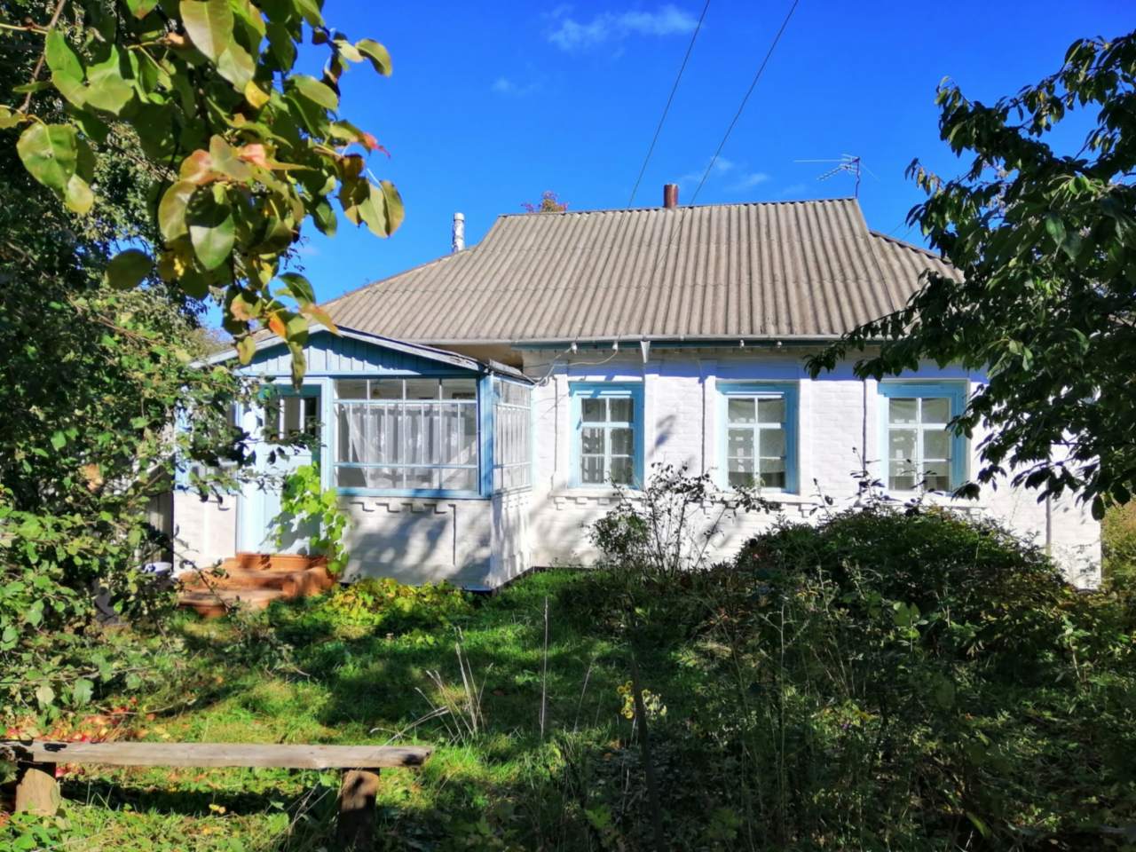 Cottage with land in beautiful area of lakes